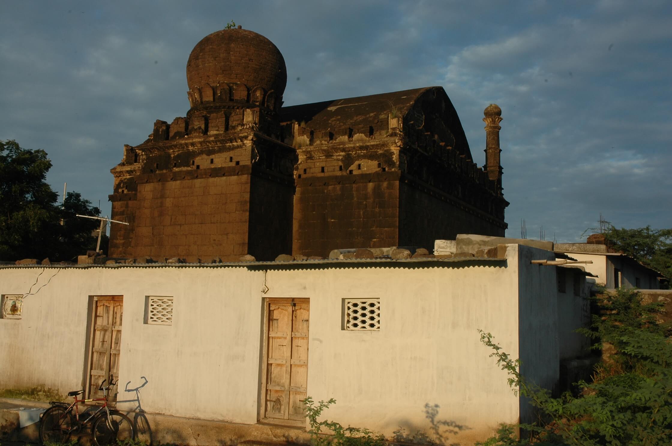Ali Shahid Pir's Masjid - ARCHAEOLOGICAL SURVEY OF INDIA