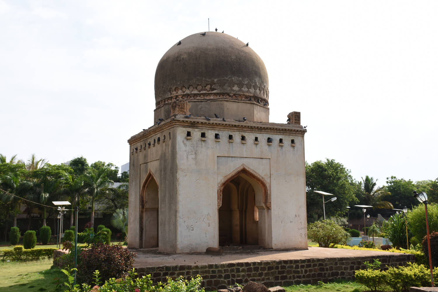Barid Shahi Tombs - ARCHAEOLOGICAL SURVEY OF INDIA
