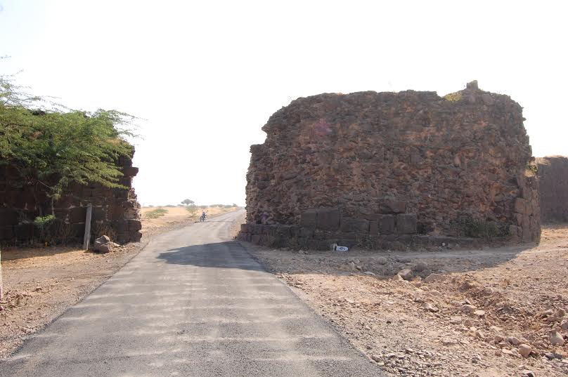 Fort Walls - ARCHAEOLOGICAL SURVEY OF INDIA